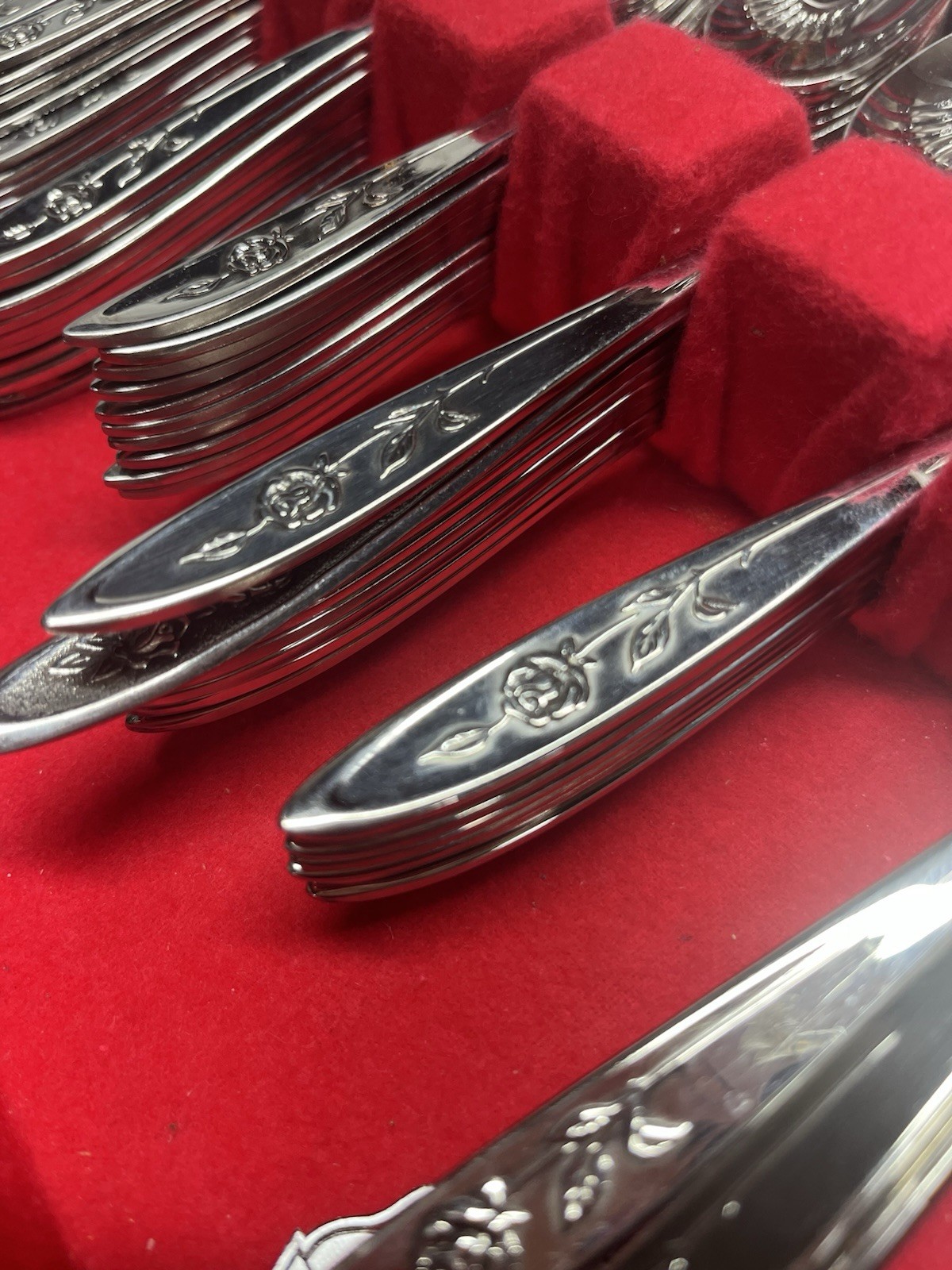 Oneida Community Stainless “Forever Rose” Flatware Set – 101 Pieces ...
