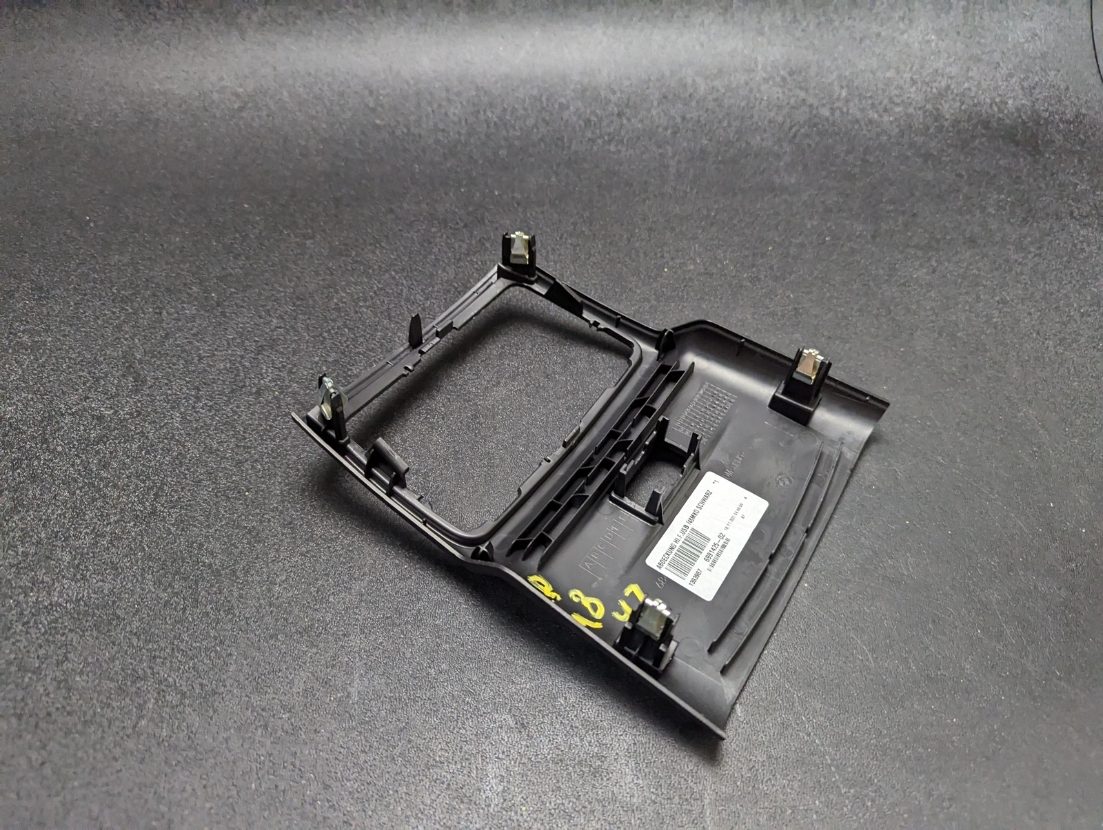 Center Console Rear End Trim Panel 2022 BMW X1 51166991425 2019 2020 ...