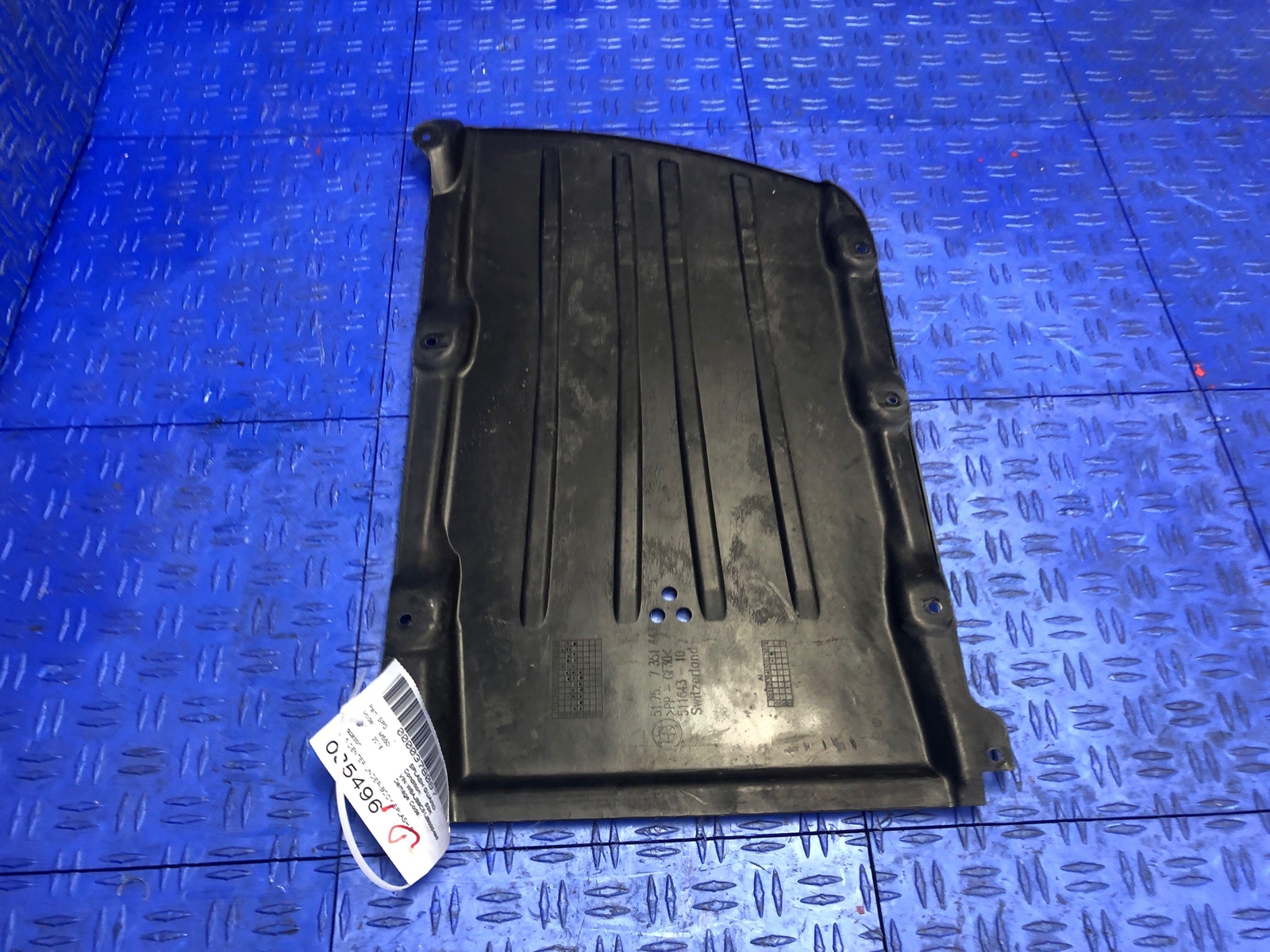 2018-2020 BMW M550XI G30 CENTER UNDER-BODY SPLASH SHIELD GUARD TRIM ...