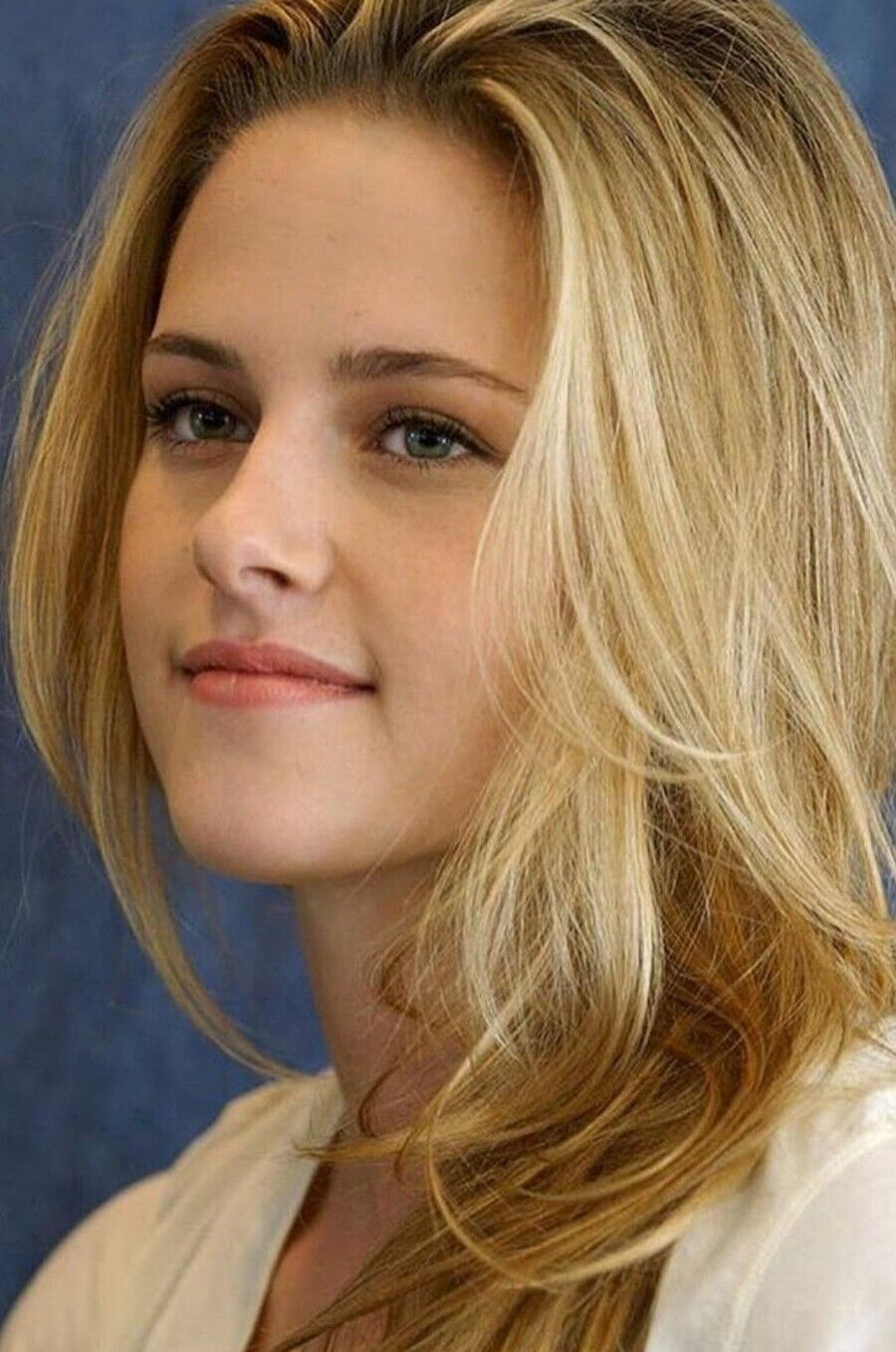 Kristen Stewart in an 11" x 17" Glossy Photo Poster e076 | eBay