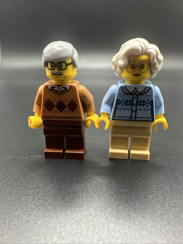LEGO - Grandma & Grandpa Minifigure Combo - Family City Town Female ...