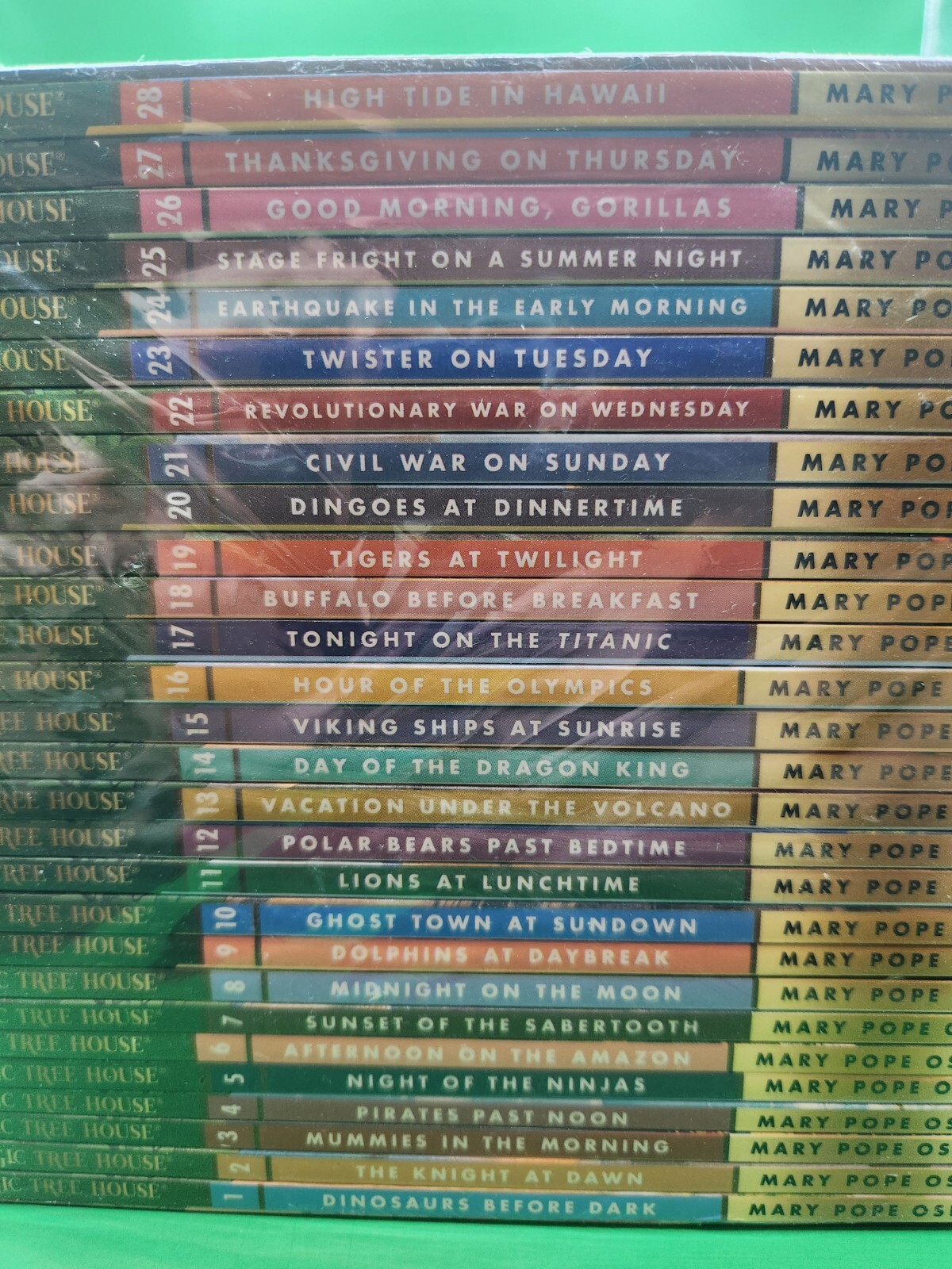 Random House - Magic Tree House Paperback Book Box Set - 1-28 - Mary ...