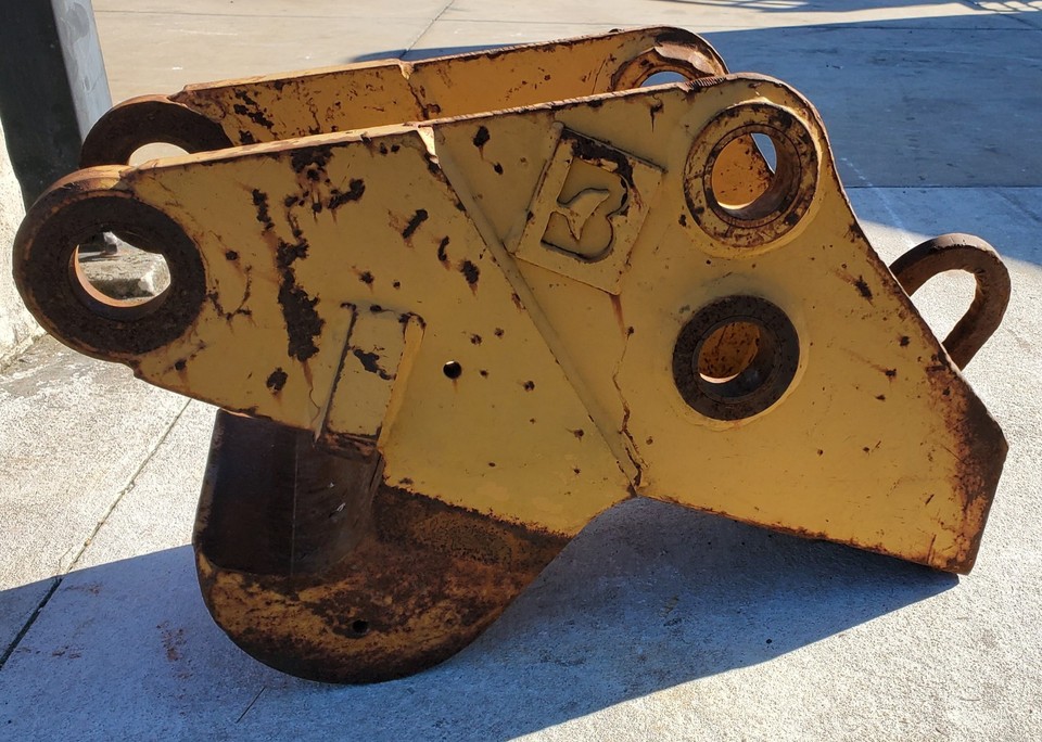 Wain-Roy ½ yard style excavator coupler (Tag QC33/35) 60/70mm pins 2½ ...