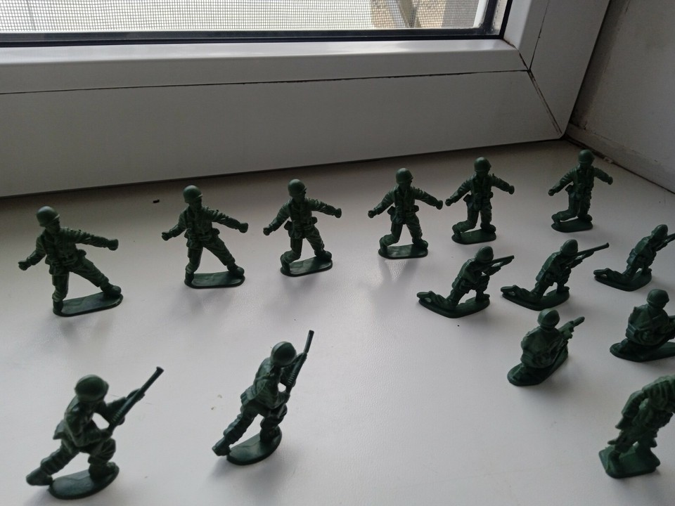 28 pcs USSR Toy Soldiers plastic Soviet Red Army Toy Soldiers vintage ...