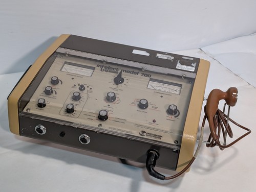 Chattanooga Corp. Intelect Model 700 pain management muscle stimulator ...