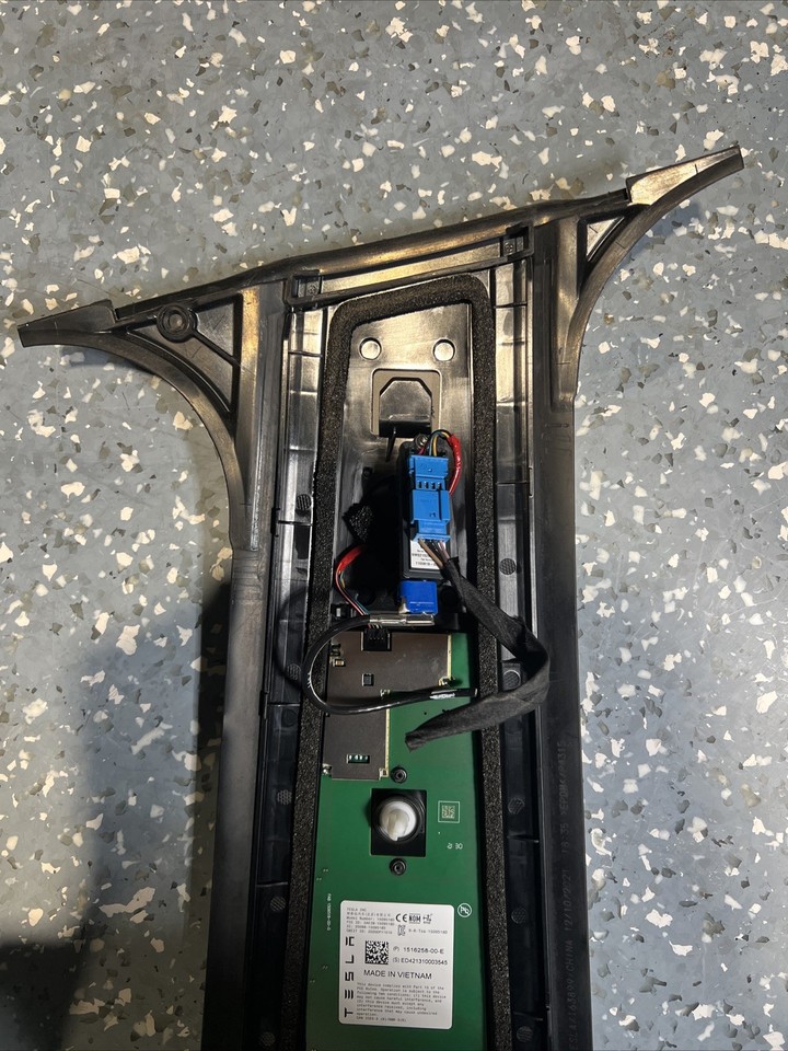 2020 2021-2023 Tesla Model Y Right Passenger B Pillar Glass Applique ...