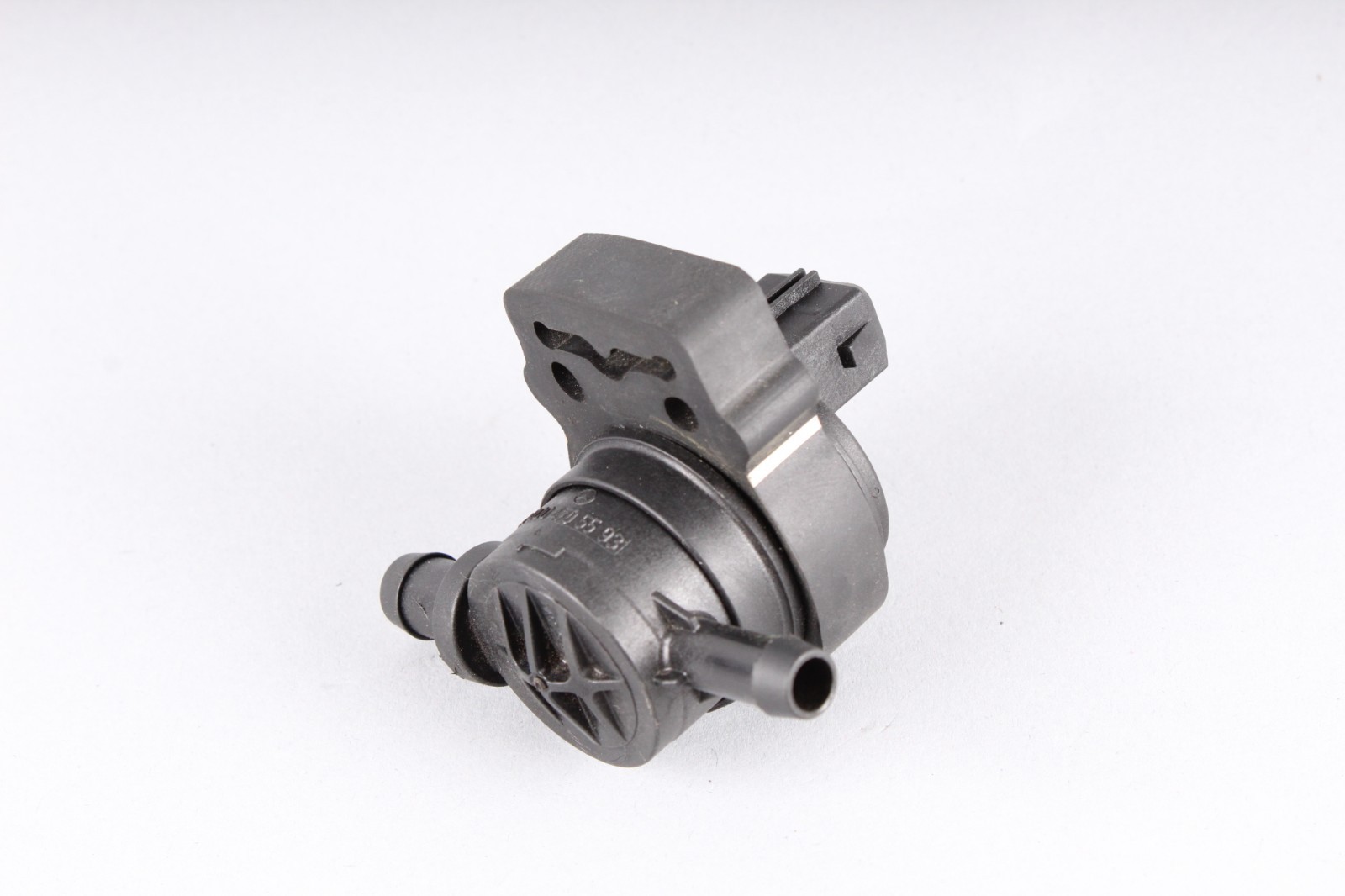 07-09 Mercedes W221 S550 CLS550 Fuel System Purge Valve 0004705593 OEM ...