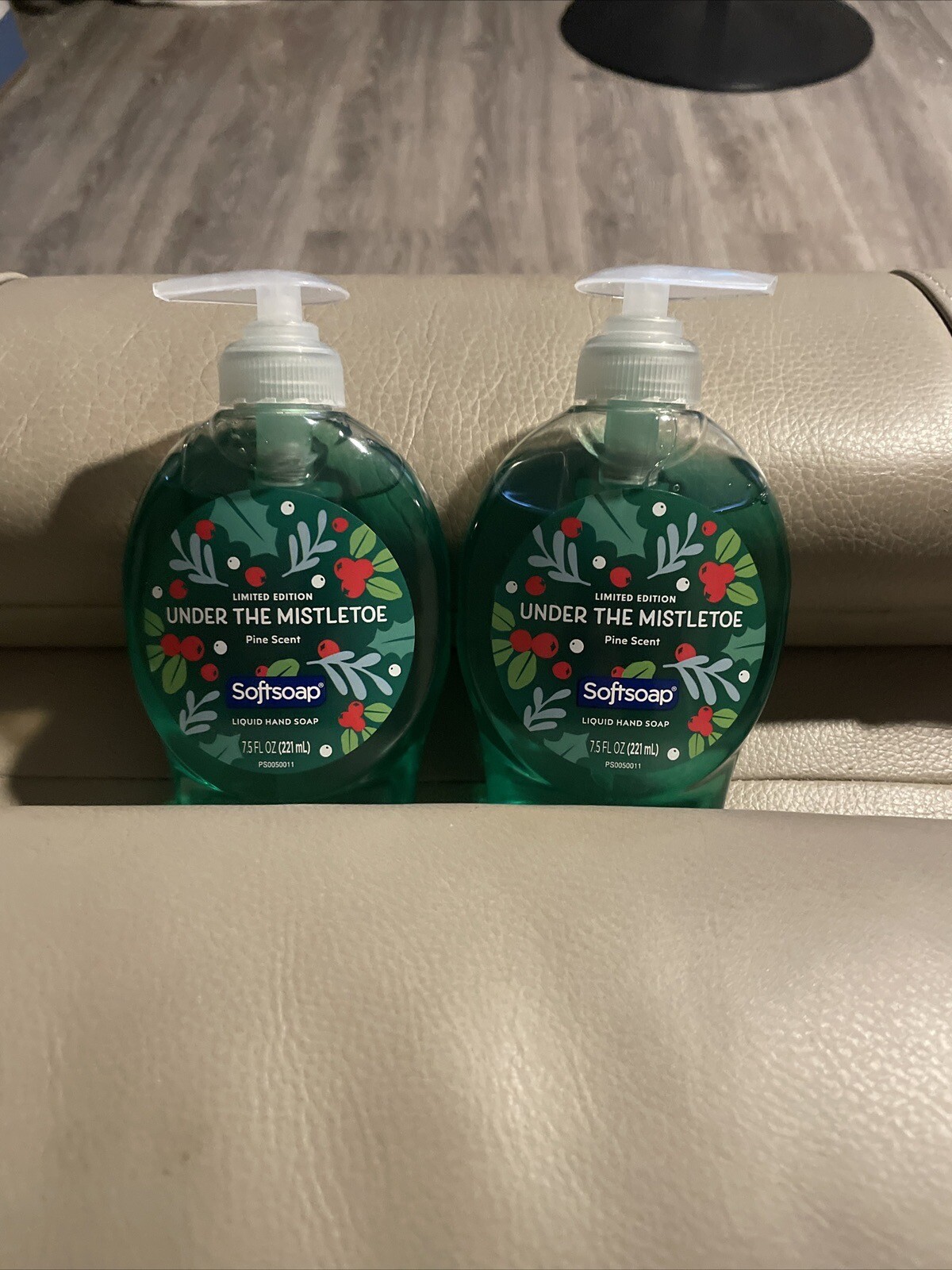 6 Pack Softsoap Hand Soap Pine Scent Under The Mistletoe Cozy Pine 7.5 ...