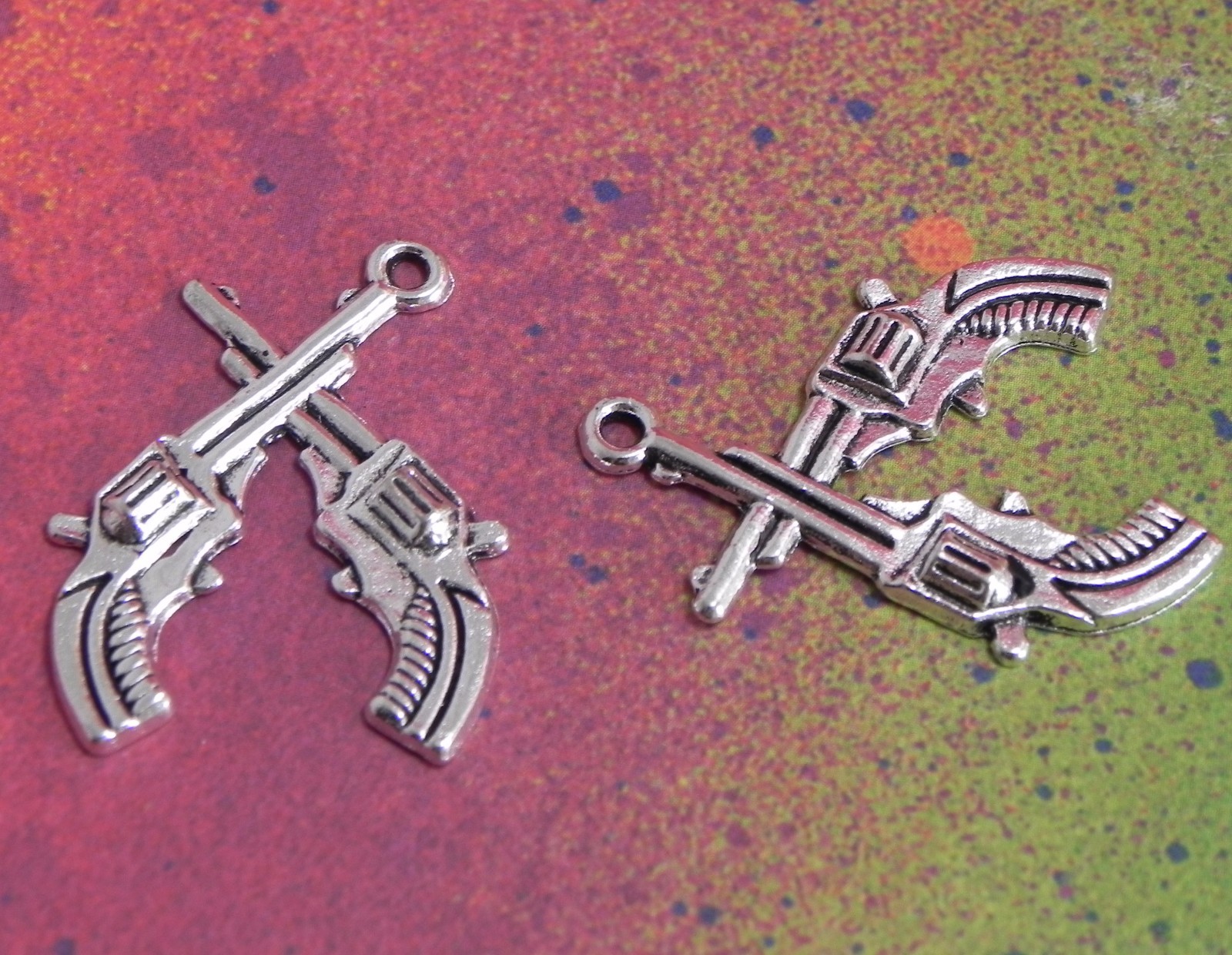 20 Dual Revolver Gun Charm Pendants Charms Revolvers Guns Pistol Large ...