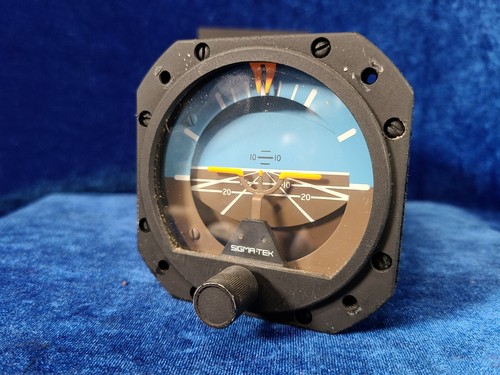 SIGMA TEK ATTITUDE INDICATOR MODEL#:5000B-36 P/N: 23-501-06-16 S/N ...