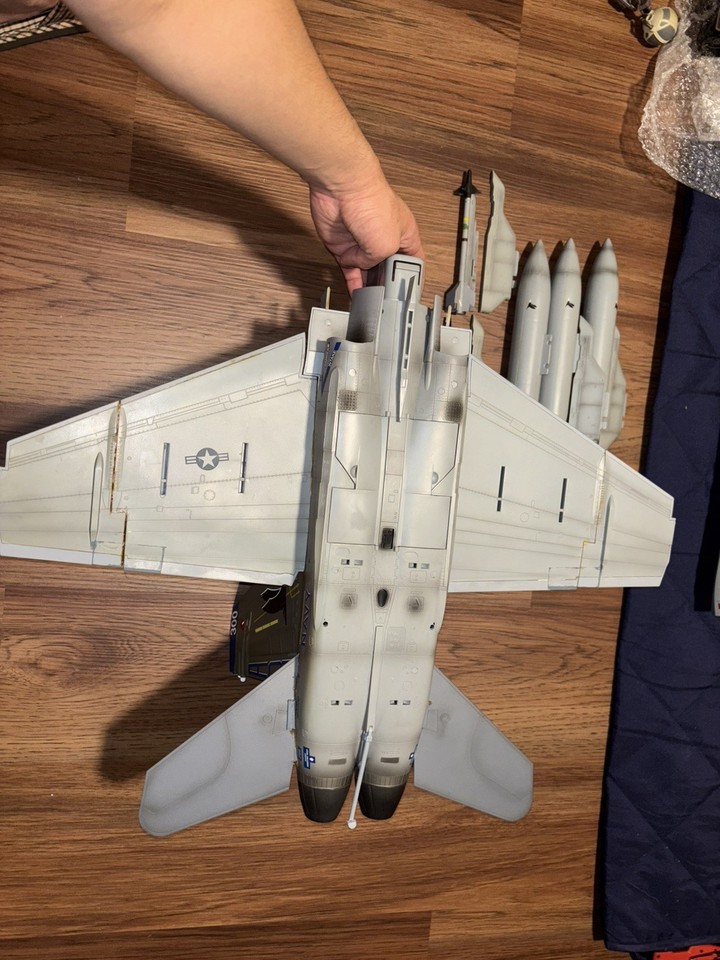 1:18 BBI ELITE FORCE F/A-18C F-18 HORNET VFA-82 BAD CAT EXCLUSIVE SUPER ...