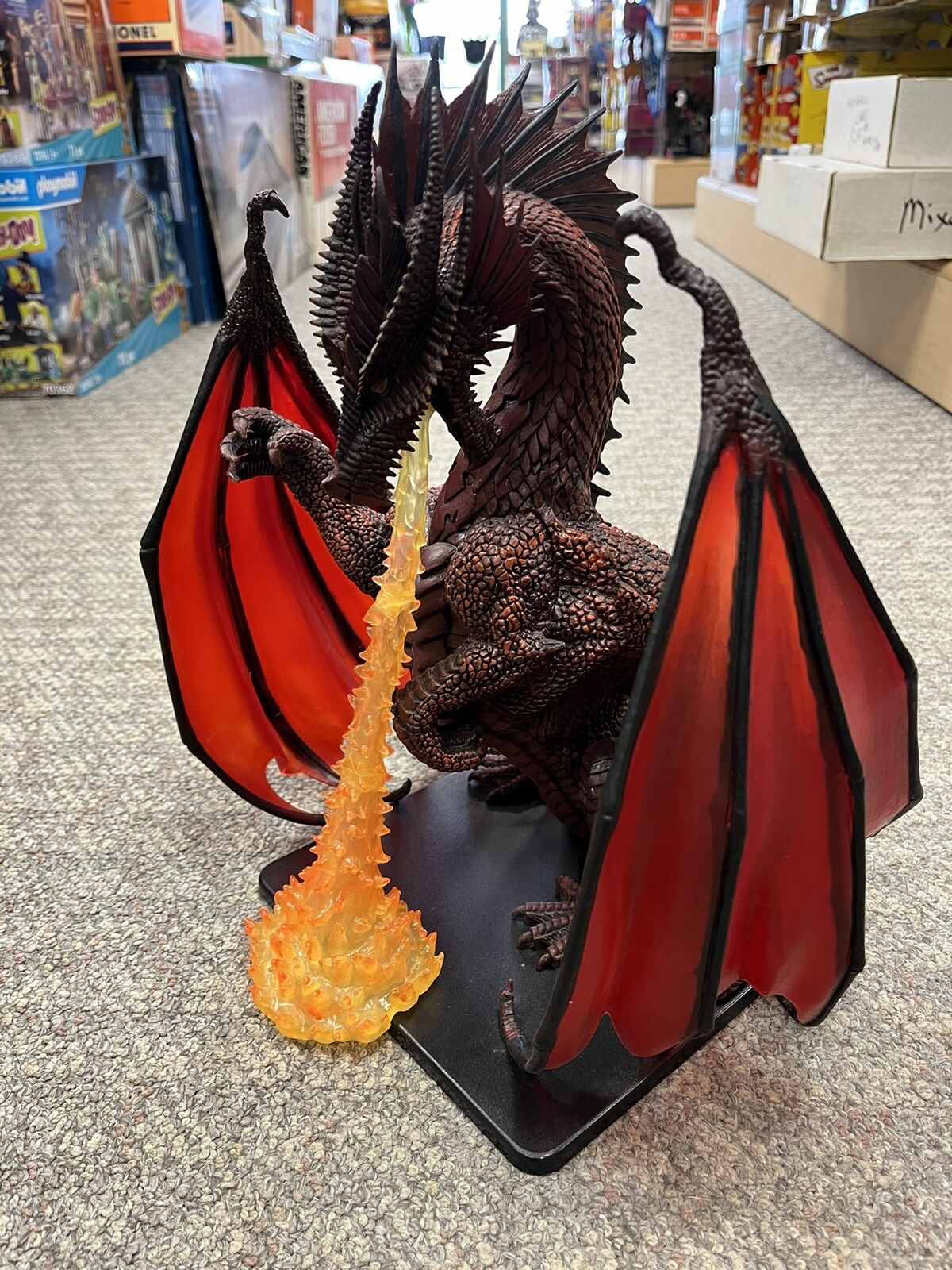+ Wizards Dungeons and Dragons D&D ICONS Colossal Red Dragon w/ Flame ...