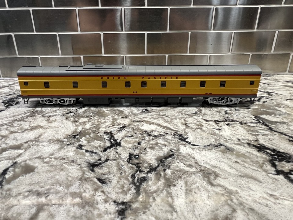 Custom UP Union Pacific 208 Power Car Heritage HO Excursion Car | eBay