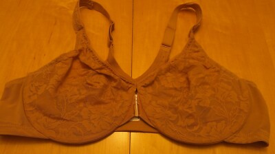 Glamorise Women's Plus Size Lacey T-Back front close Wonderwire Bra ...