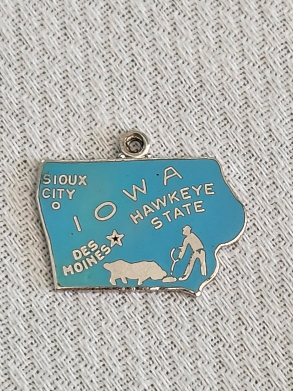 Sterling Silver ~ Iowa State Map ~ Vintage Charm/Pend… - Gem