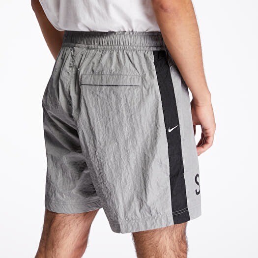 Nike Mens Medium M NSW Woven 100% Nylon SWOOSH Beaverton Nike Mens Medium M NSW Woven 100% Nylon SWOOSH Beaverton