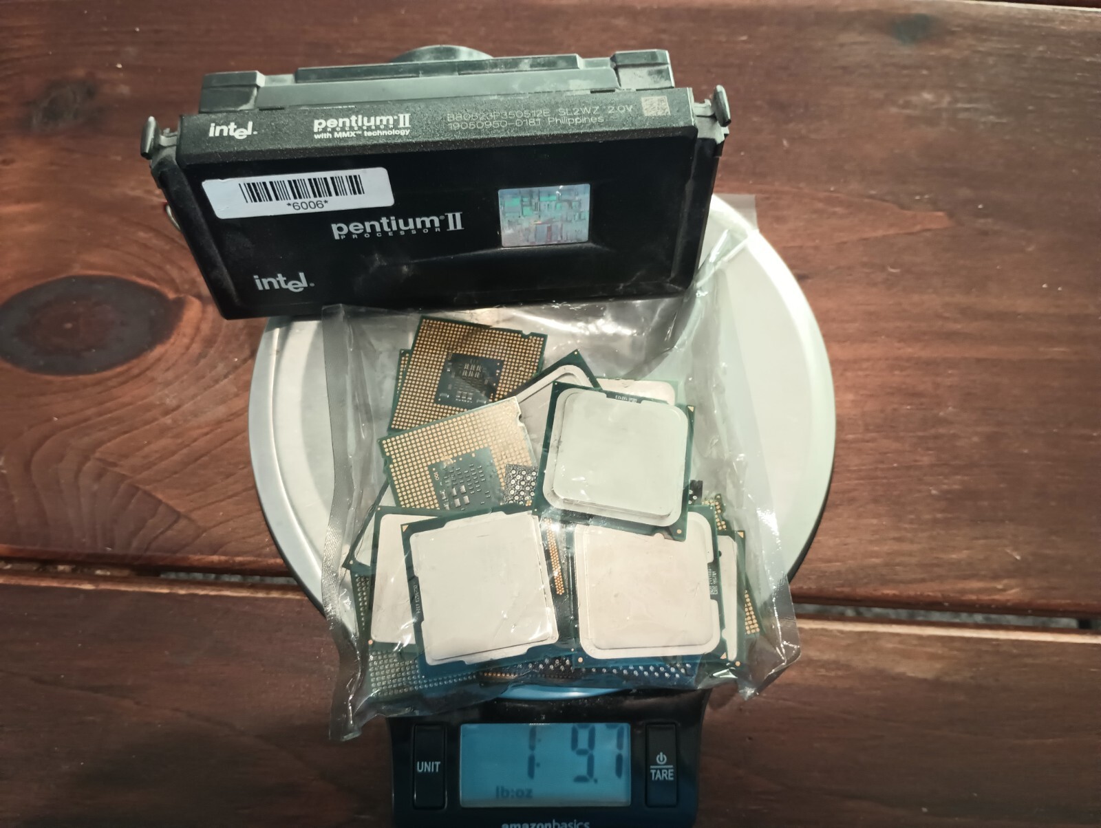 1lb 9.6 oz Scrap Gold Lot CPU Chip Slot 1 Pentium 2, PGA Gold Pins, LGA ...