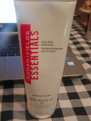 Rodan + Fields ESSENTIALS Daily Body Moisturizer 675 fl oz 200mL New | eBay