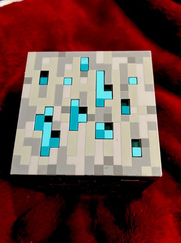 Minecraft ThinkGeek 2012 Bluestone Diamond Ore Nightlight Touch Cube ...