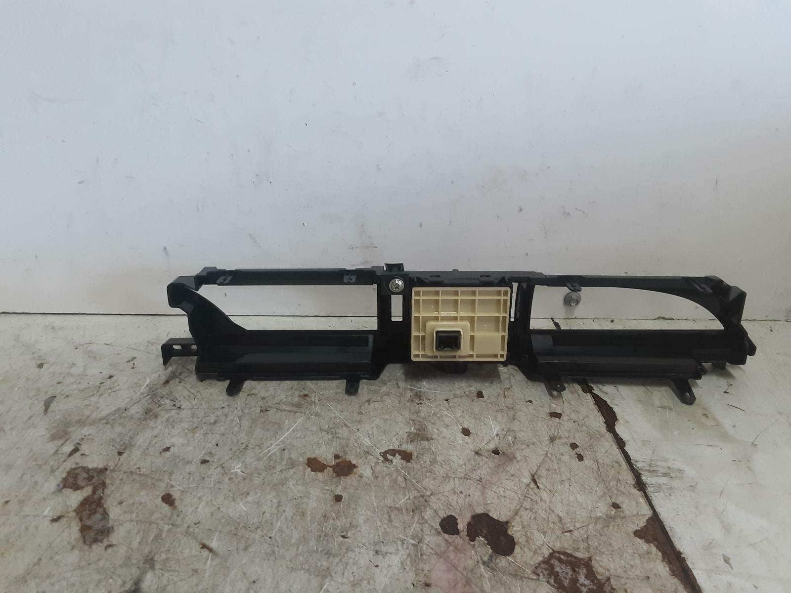 TOYOTA HILUX CLOCK 09/15- 15 16 17 18 19 20 21 22 | eBay Australia