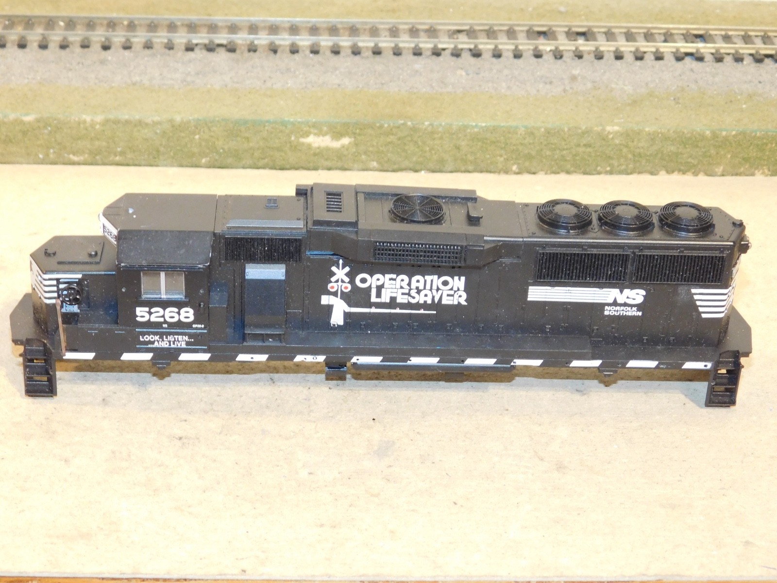 Athearn HO GP-60 Norfolk Southern Operation Lifesaver Locomotive Shell ...