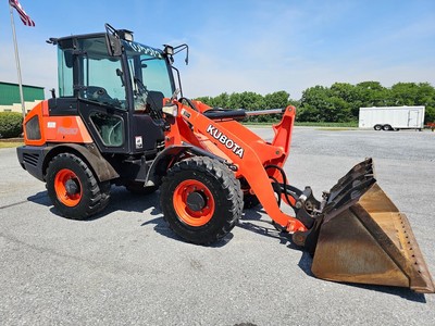 Wheel Loaders - Kubota Loader