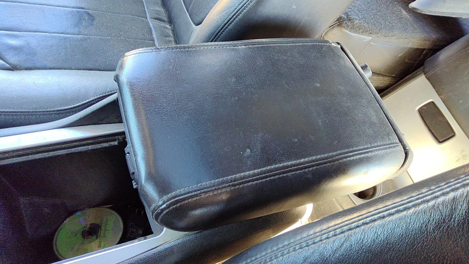2007-2012 Gmc Acadia Center Console Lid Only Oem Arm Rest Fold Down ...