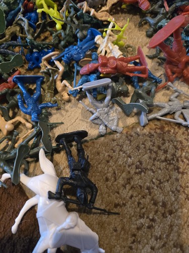 Mixed Lot Of Mini Plastic Army Battle Figures | eBay