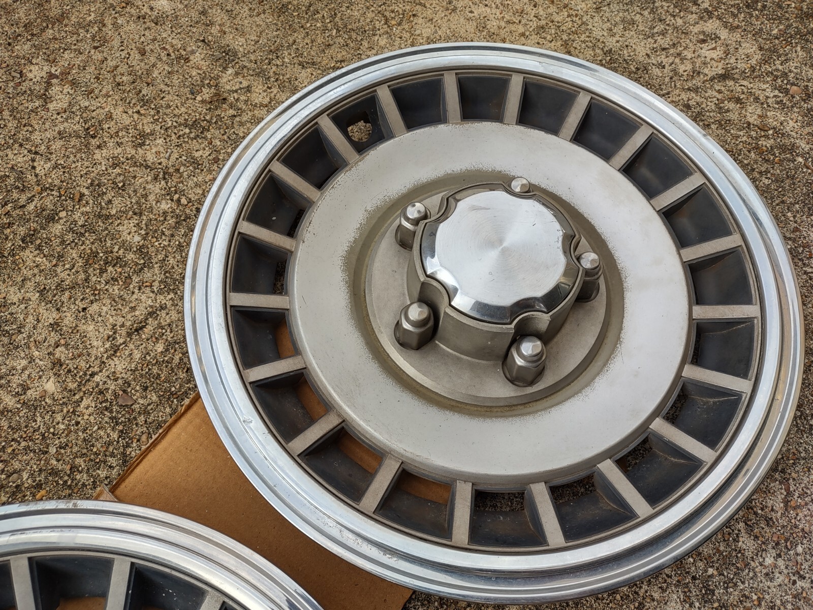 1979 - 1996 Ford Bronco 15 inch F150 pickup truck Bronco II hubcap FORD ...
