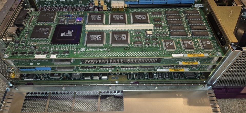 SGI Indigo 2 ,Powers on and boots to bios ,150mhz 32 MB RAM ,Parts or ...