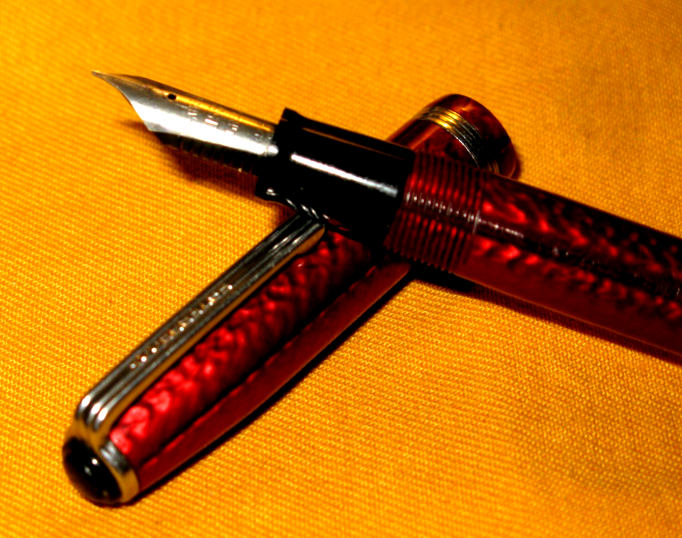 PRE-OWNED RED SJ ESTERBROOK FOUNTAIN PEN W/1555 STEEL NIB WITH NEW SAC ...