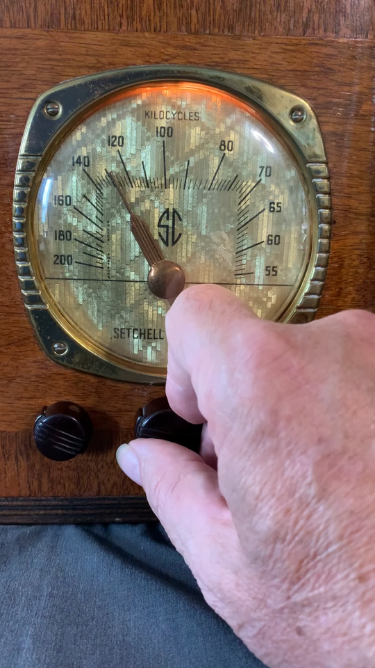 VINTAGE 1939 SETCHELL CARLSON MODEL 588 AM RADIO, RESTORED IN 2013 ...