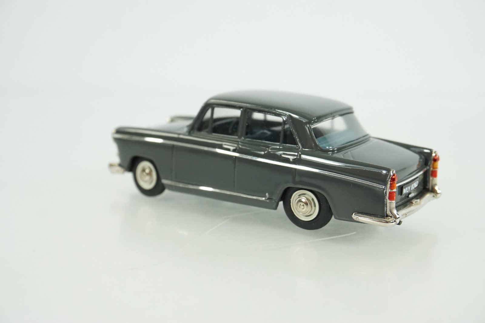 Pathfinder Models Die Cast 1966 Morris Oxford Item No. 13 New VERY NICE ...