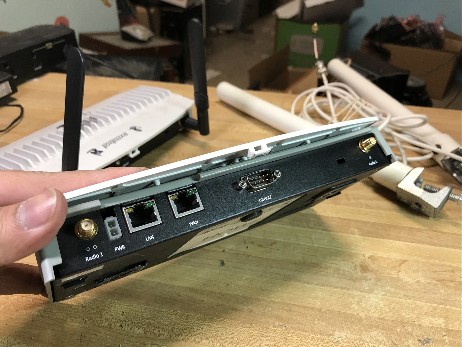 1 PAIR Motorola/Symbol AP-5131 Wireless Access Point Each w/1 High-Gain ...