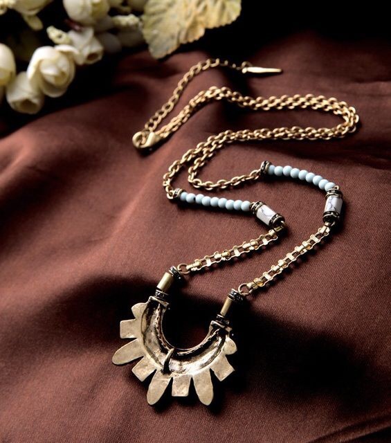 Beautiful European/Vintage Style Beaded Gold Chain Crystal Pendant ...