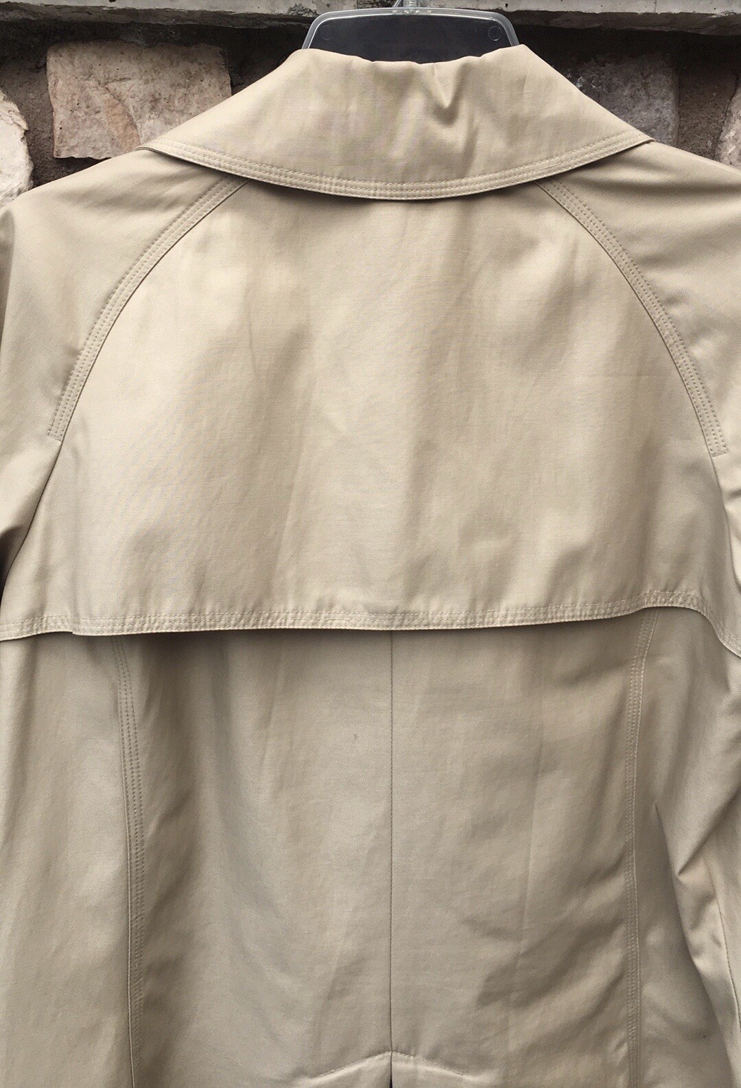 Trench Coat Impermeable Platinum Size Medium - Gem