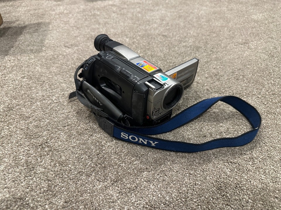 Sony CCD-TRV85 Handycam 8mm Hi-8 Camcorder READ! | eBay