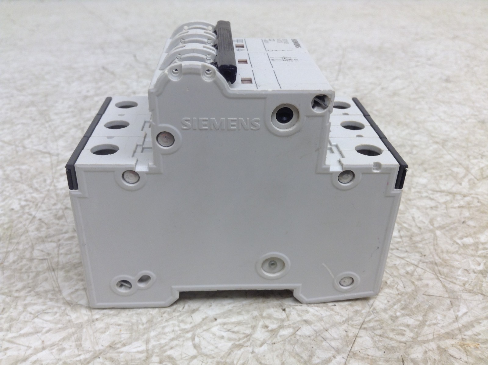 Siemens 5SY6302-7 2 Amp 3 Pole 400 V Circuit Breaker 5SY63 MCB C2 ...