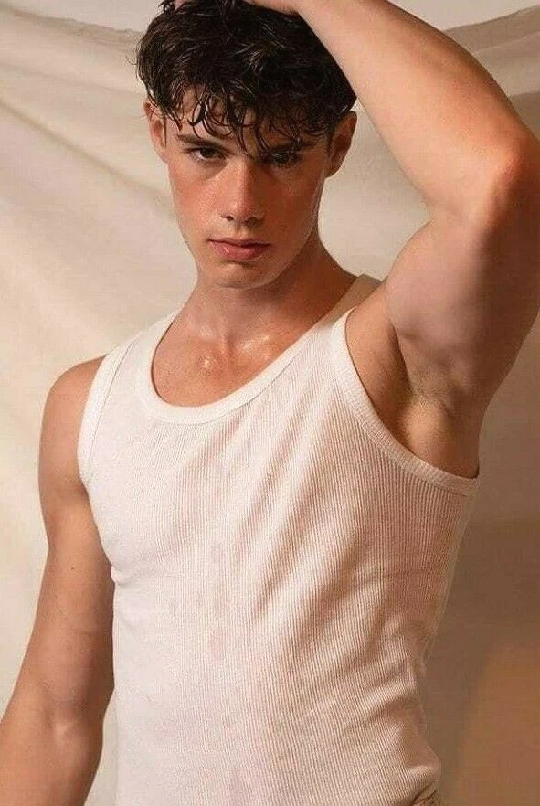 Guys With Sweaty Pits Com