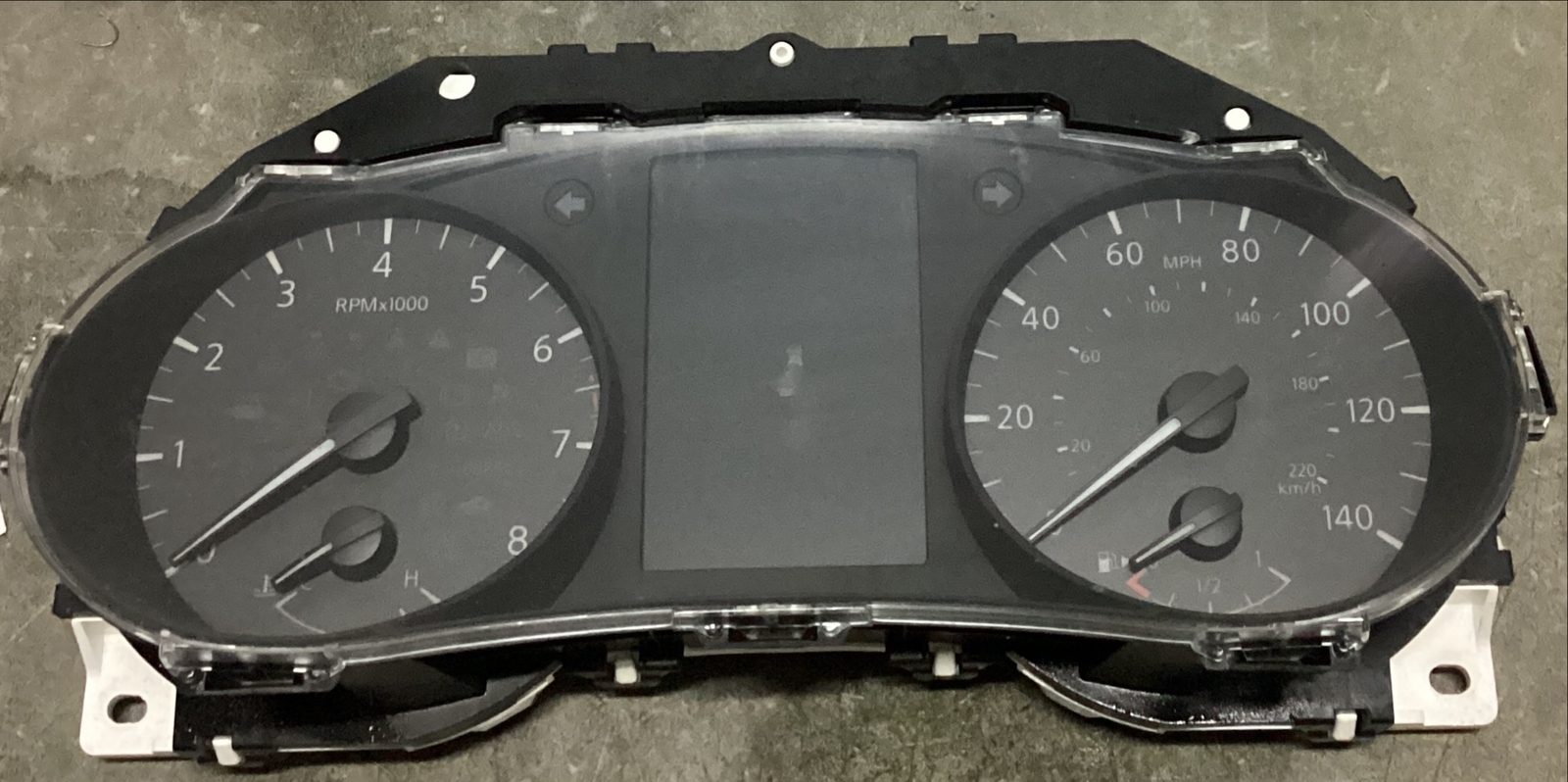 19 NISSAN ROGUE SPORT INSTRUMENT CLUSTER SPEEDOMETER MPH TACH ODOMETER ...