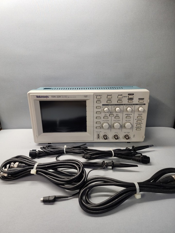 Tektronix TDS 220 100MHz Digital Oscilloscope TDS220 with cords and ...