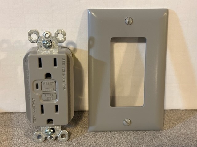 PASS & SEYMOUR LeGrand 1595-GRYCC10 GFCI DUPLEX RECEPTACLE GRAY w ...