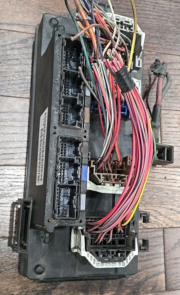 2006-09 DODGE RAM 1500 2500 TIPM FUSEBOX w TOTALLY INTEGRATED POWER ...