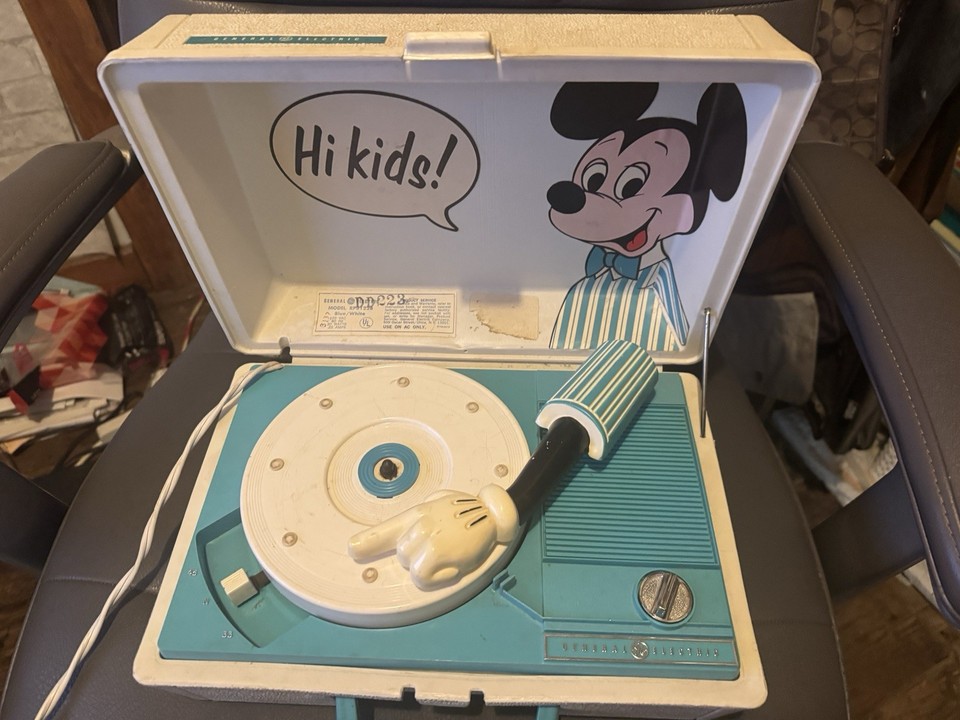 General Electric Mickey Mouse Record Player Disney Records Collection ...