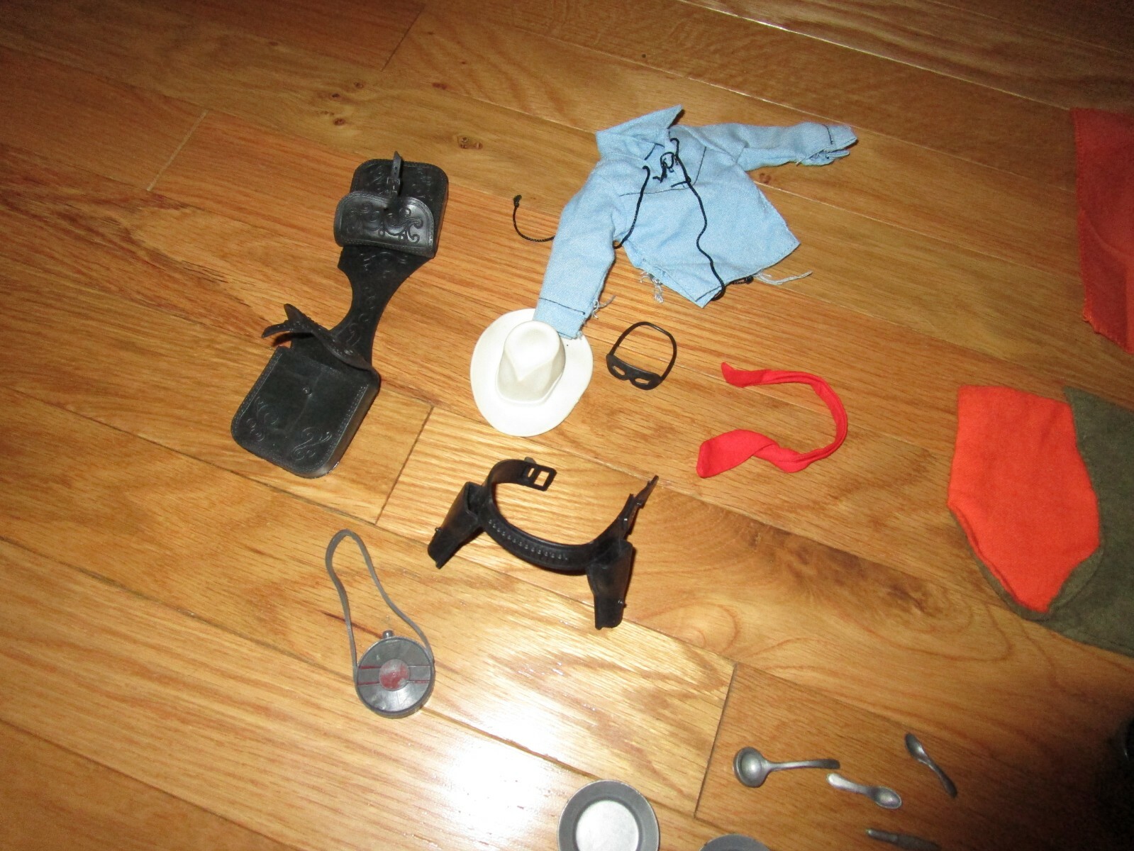 32pcs Vintage Gabriel Lone Ranger Clothes red River book Access Mask ...