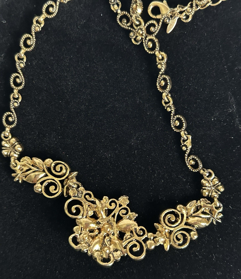 Avon Nina Ricci Pink Crystal Floral Necklace and Earring Set | eBay