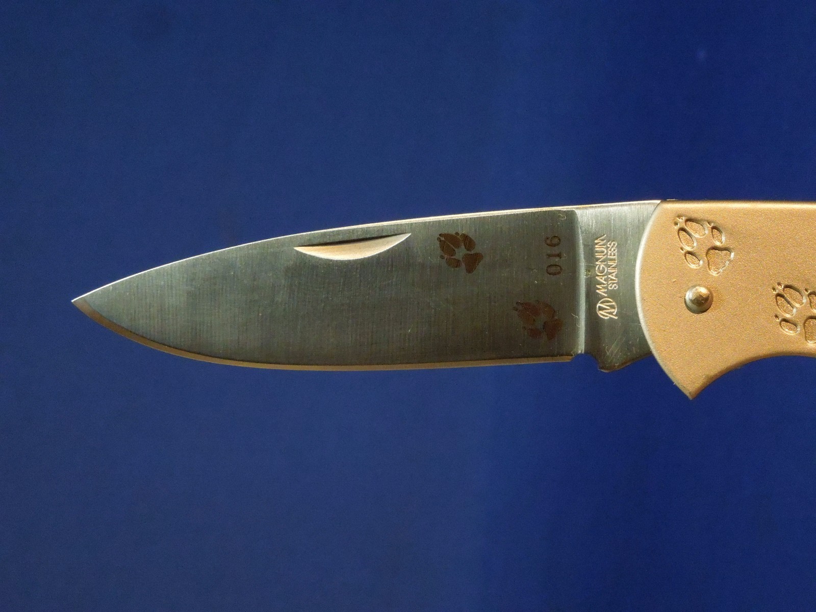 Magnum Tracks Afield Wolf Folding Knife Stainless Steel with Wood Case ...