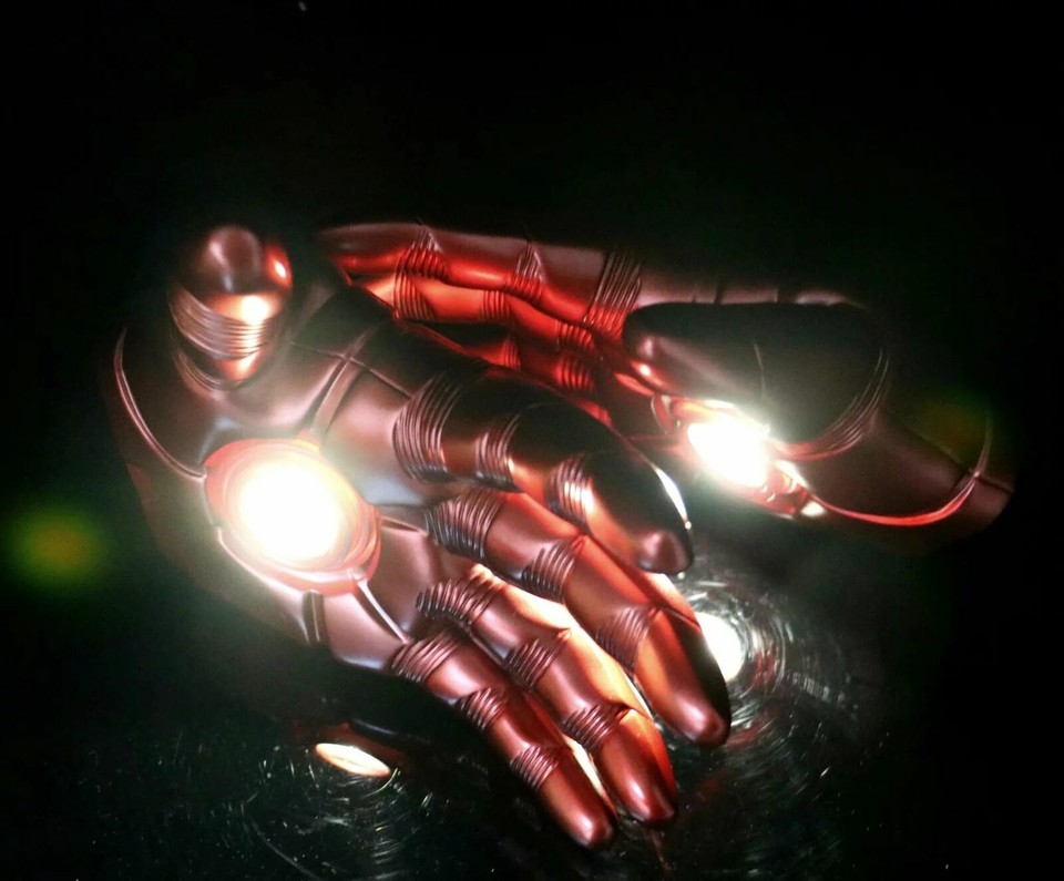 The Avengers Iron Man Stark Gauntlet 1:1 Glove Cosplay LED Light Hand ...