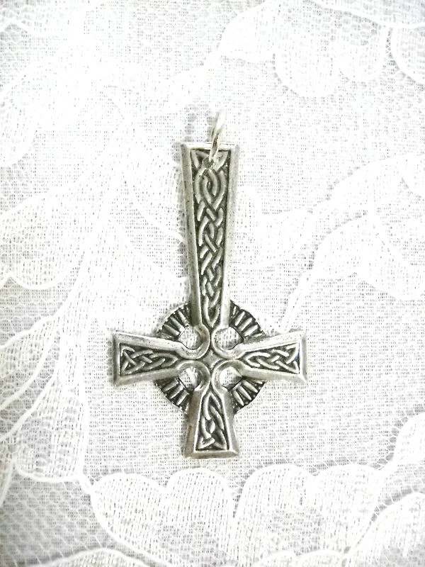 Inverted Cross Pattern