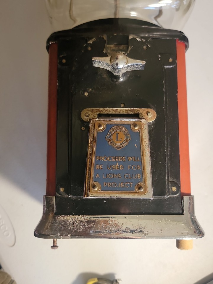 Vintage Topper Deluxe 1 Cent Gumball Machine Lions International ...